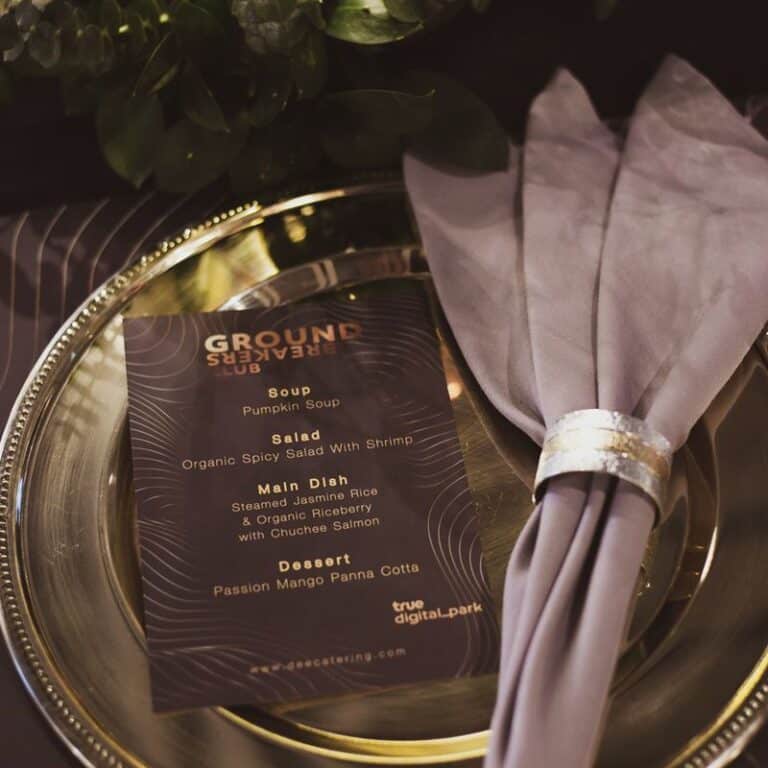 จัดอาหาร ชุด Set Menu ไทย รับจัดงานจัดเลี้ยงแบบSuper VIP | Dee Catering