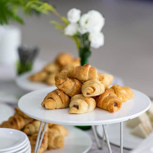 ติดต่อ Dee Catering เพื่อขอคำแนะนำ จัดงานเลี้ยงนอกสถานที่